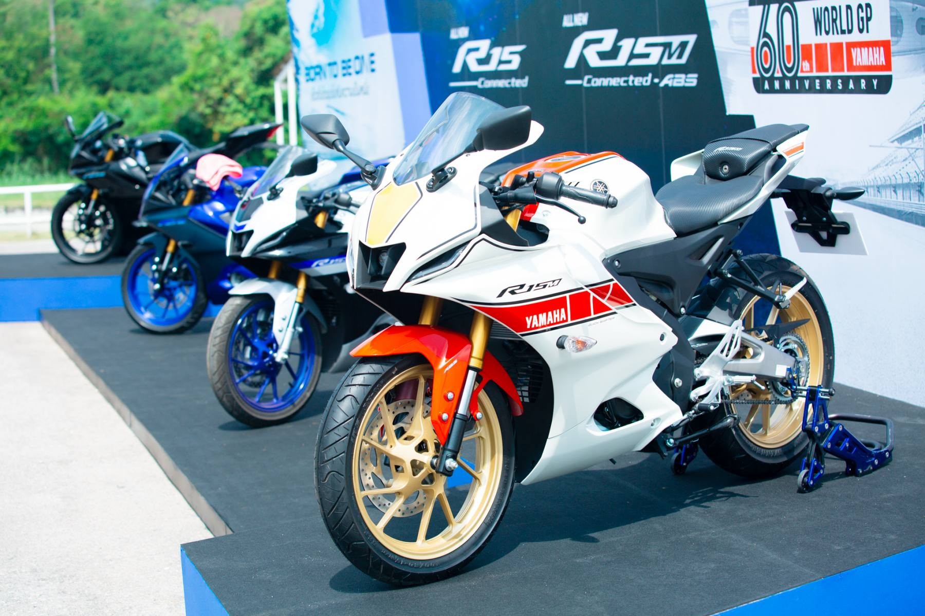 Giá R15M 2022: Đắt nhất phân khúc sportbike 150 cc
