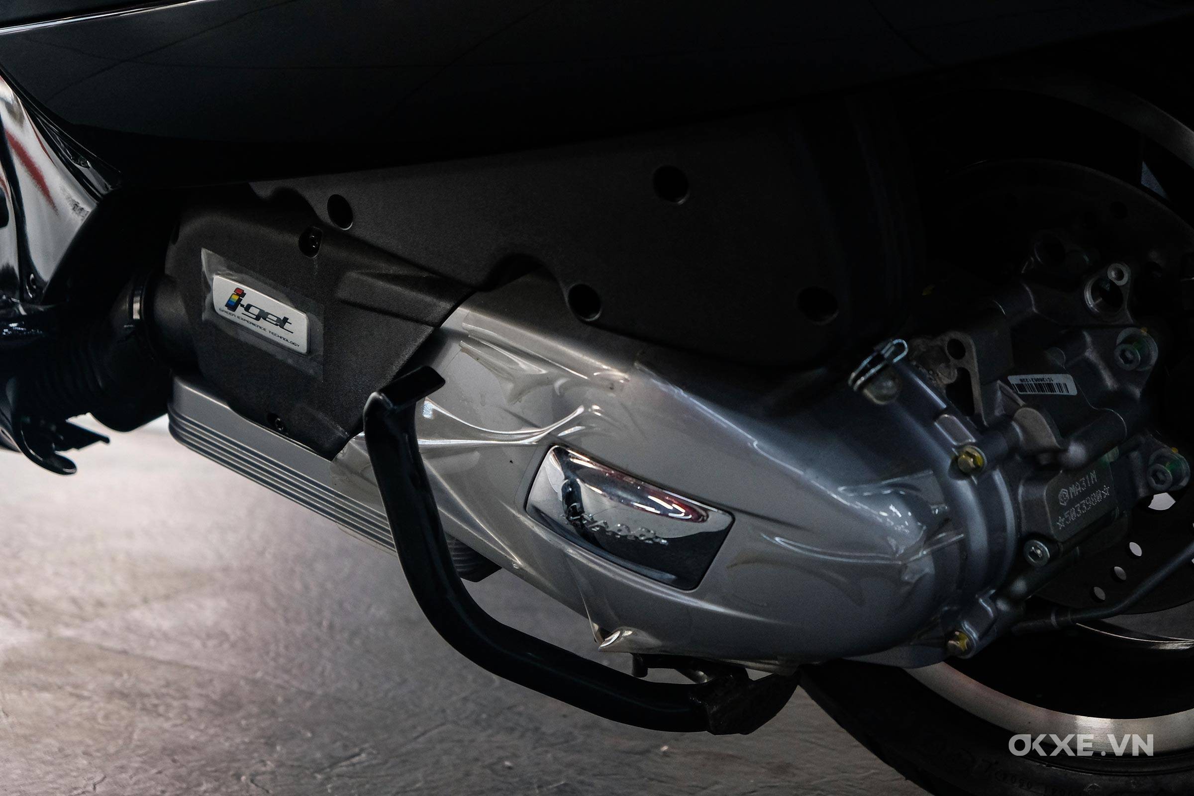 Có 100 triệu, nên mua Honda SH hay Vespa GTS 2022?