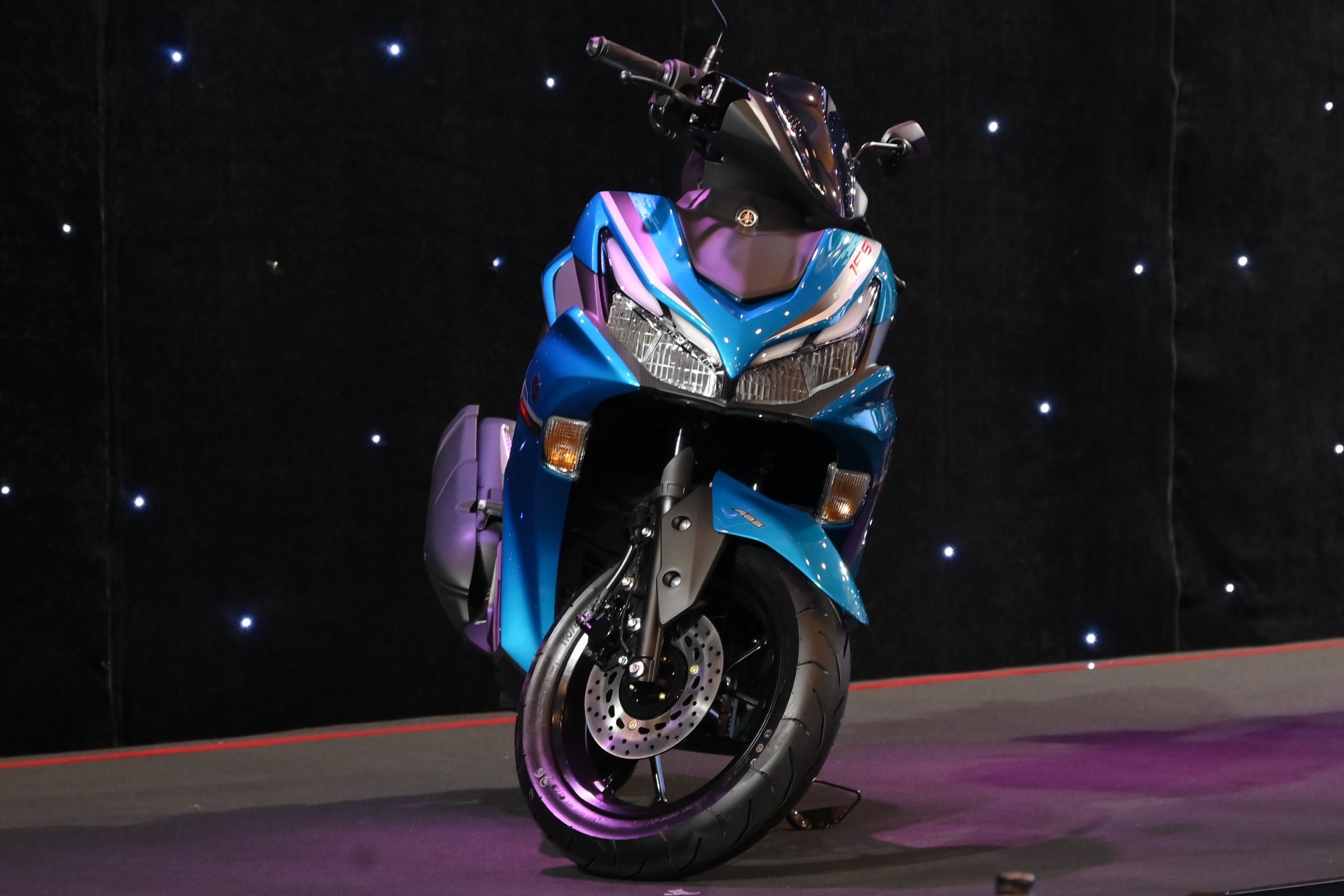 Yamaha NVX 155 2023 ra mắt với sắc màu mới nổi bật