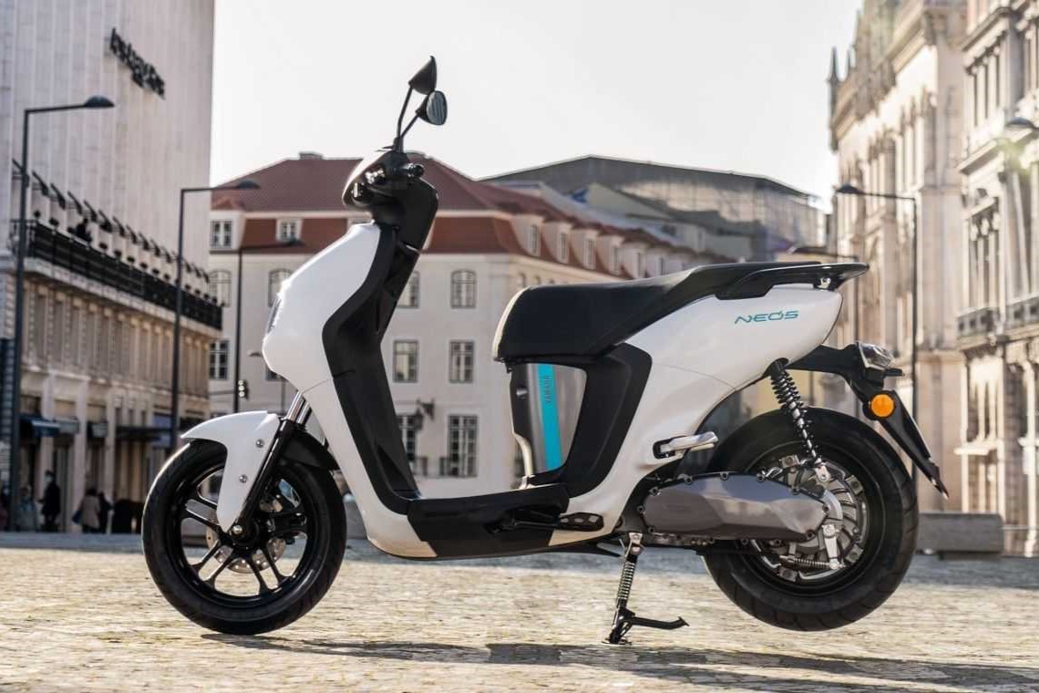 Xe máy điện 50 triệu mua Yamaha Neo's hay VinFast Vento S