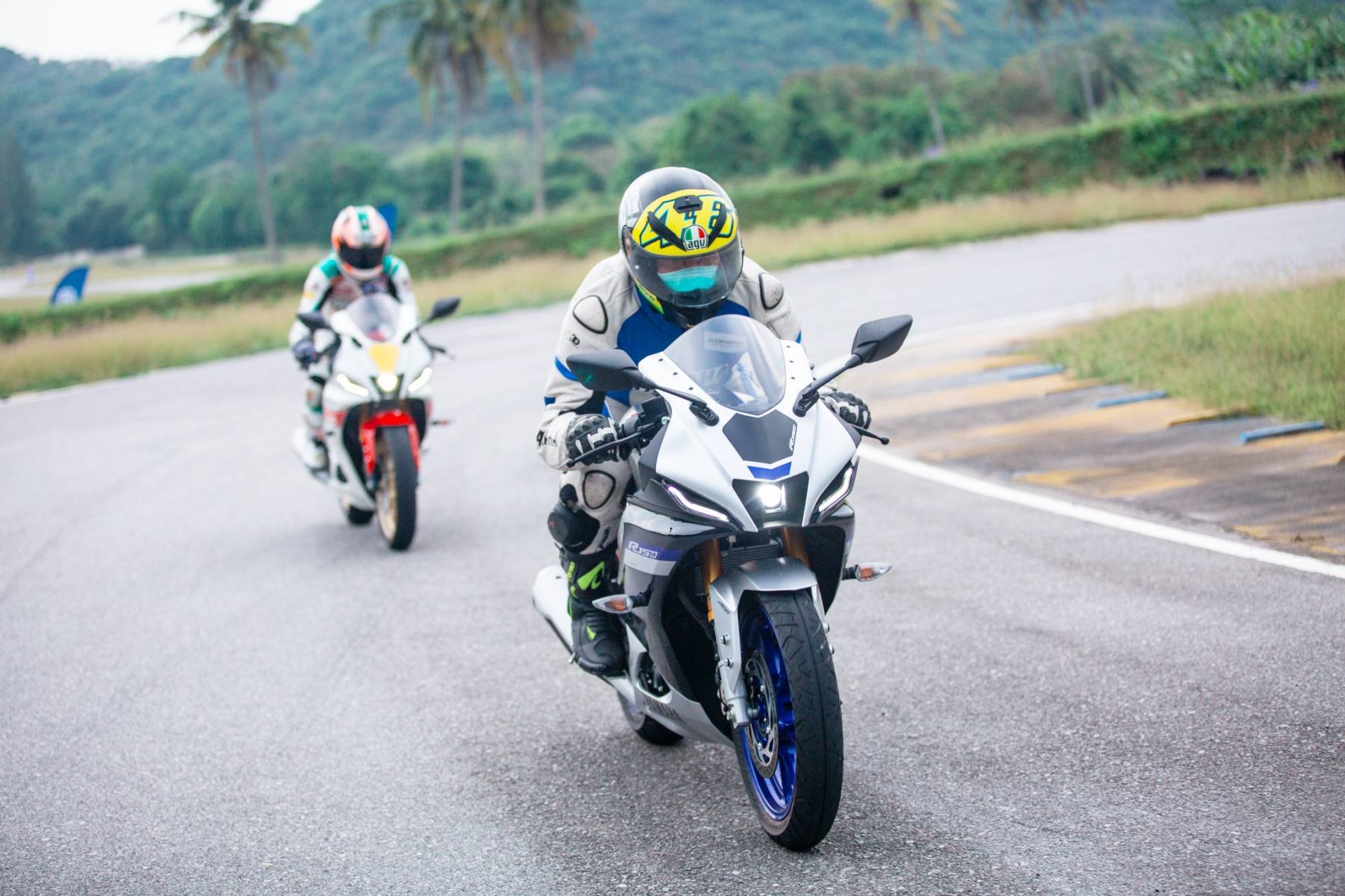 Giá R15M 2022: Đắt nhất phân khúc sportbike 150 cc